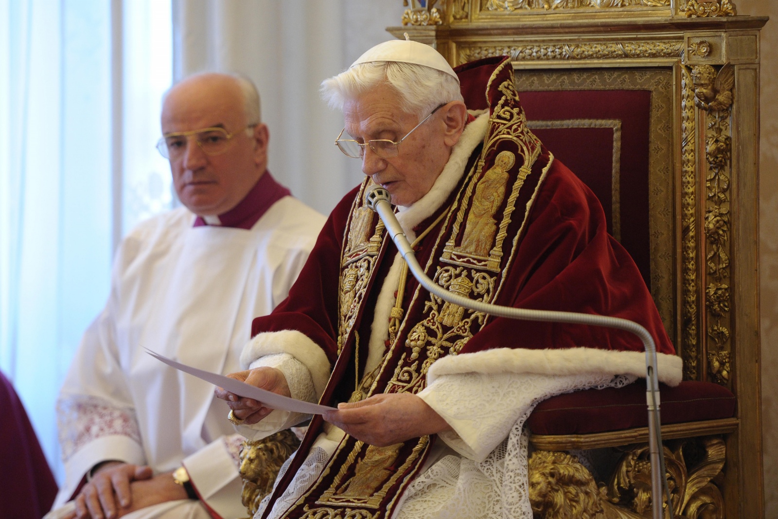 The Church in Crisis: Pope Benedict's Theological Vision | Commonweal ...