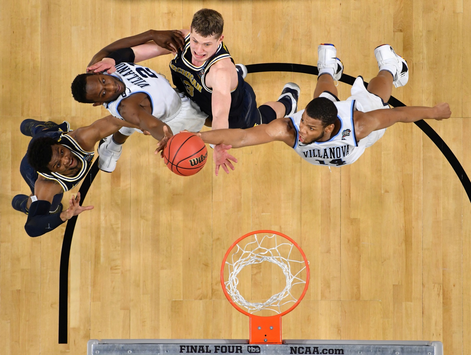 Showboating Is a Sin | Commonweal Magazine