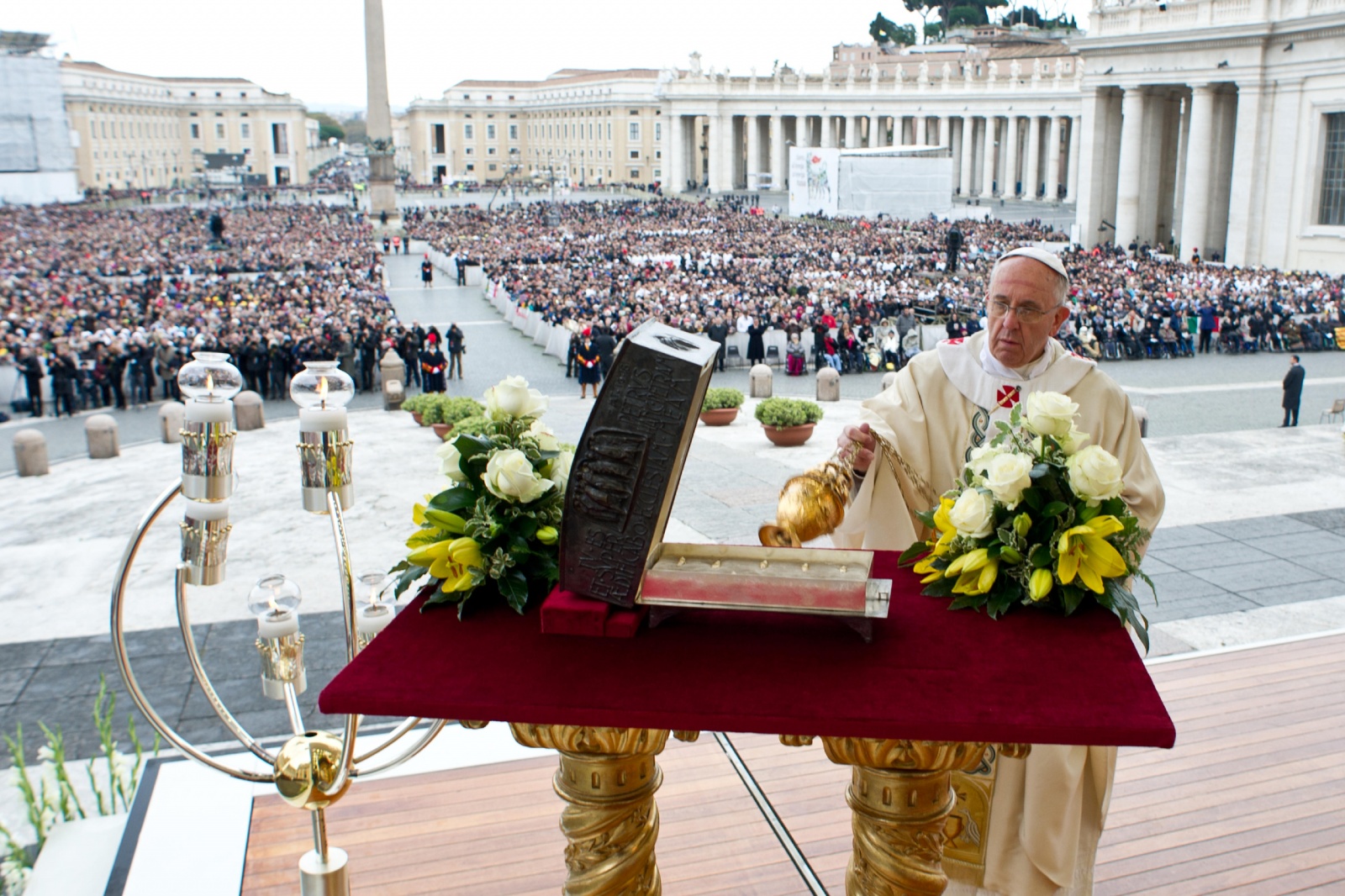 Pope Francis’s Relic Diplomacy | Commonweal Magazine