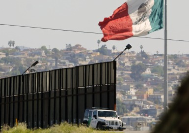 Immigration: Time to Choose Sides | Commonweal Magazine