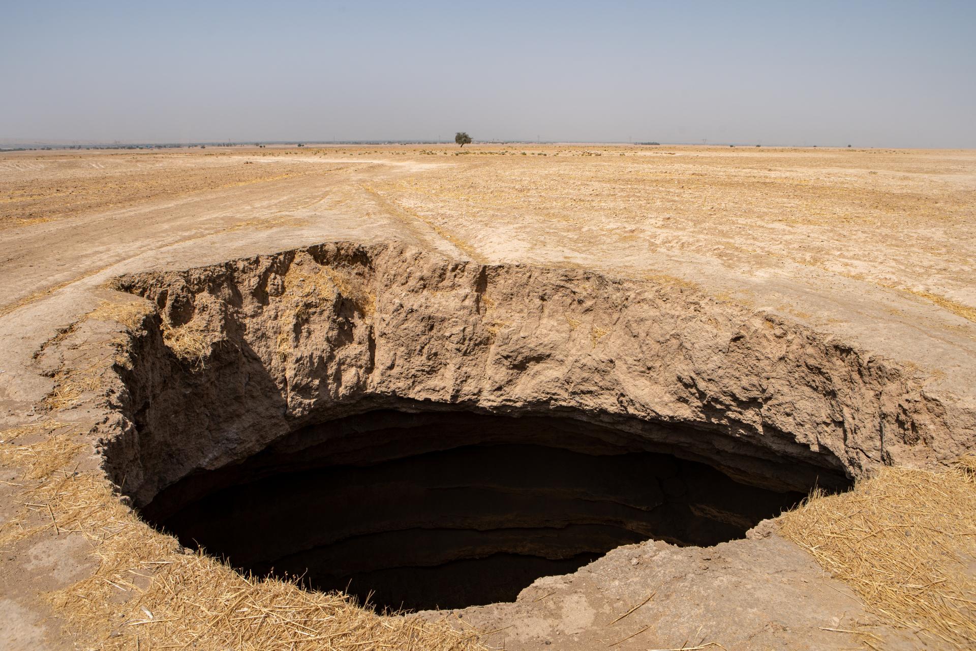 A Barren Eden | Commonweal Magazine