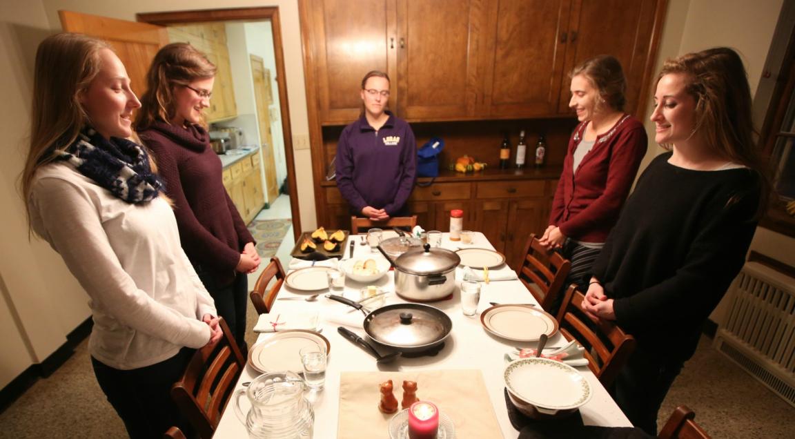 Women & the Church | Commonweal Magazine