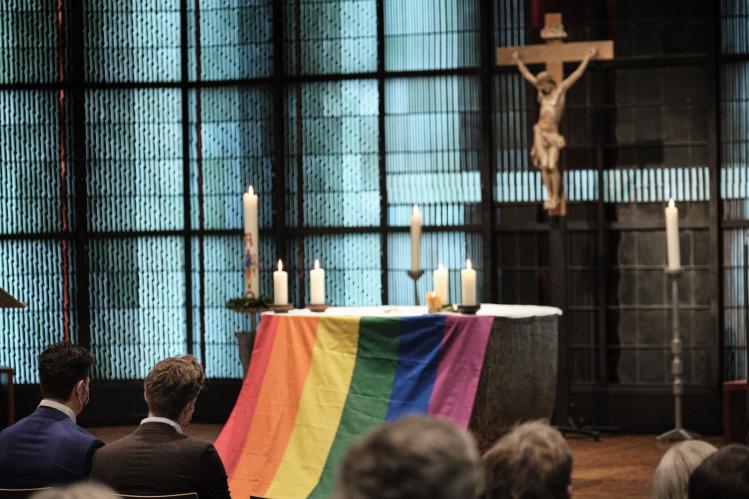 Homosexuality & the Church | Commonweal Magazine