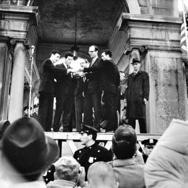 Burning Draft Cards | Commonweal Magazine